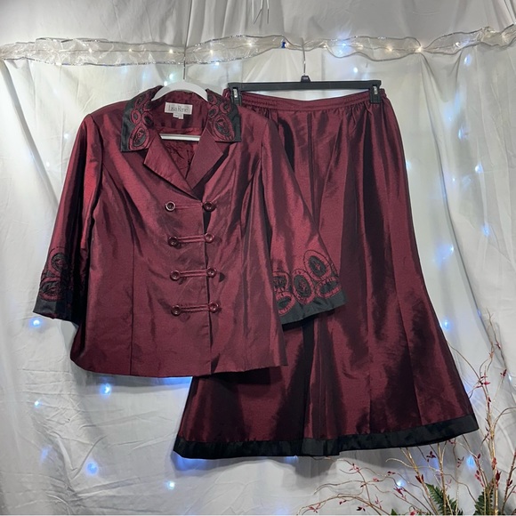 Lisa Rena | Skirts | Lisa Rena Skirt And Jacket Set | Poshmark